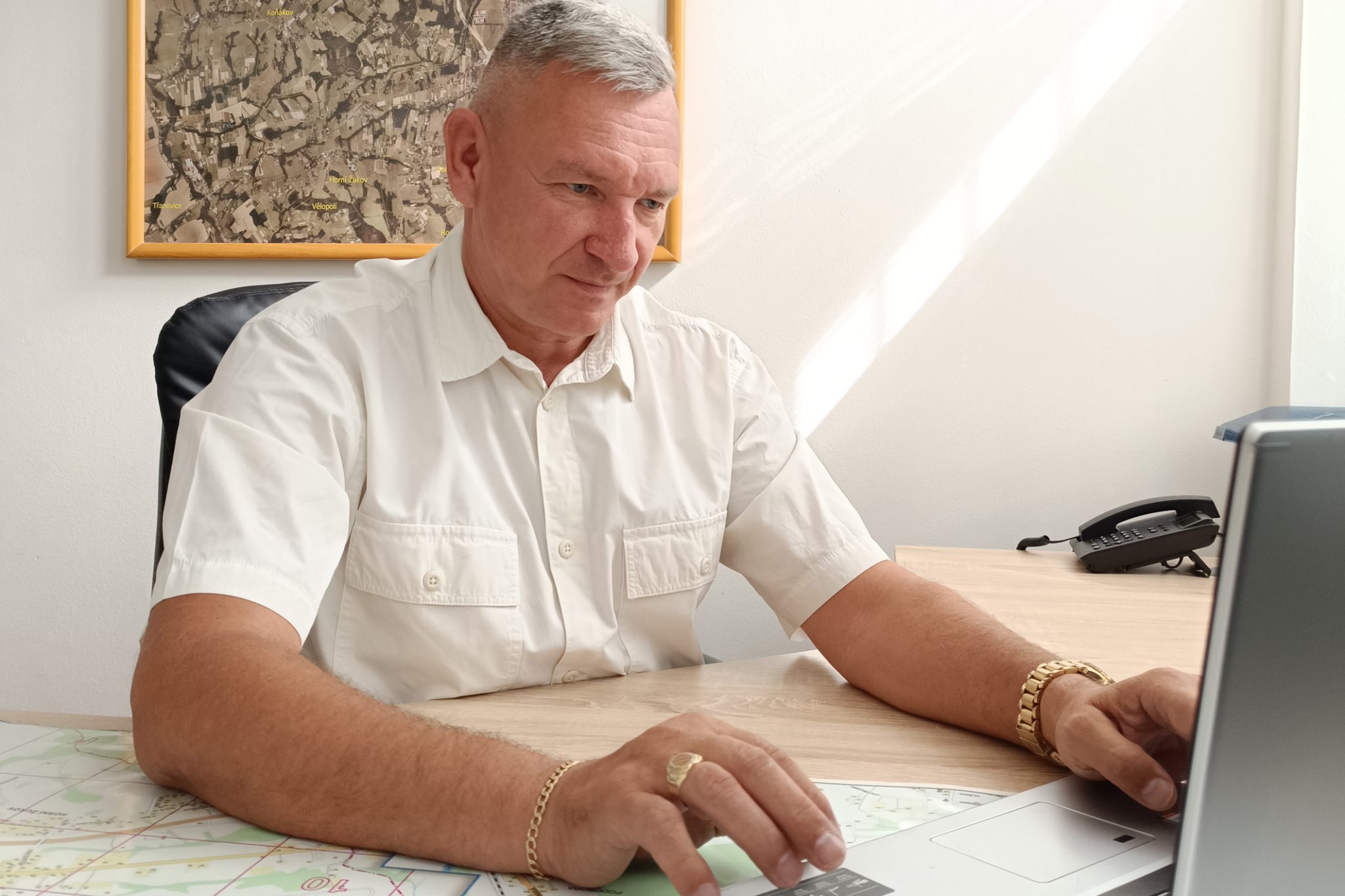 Ředitele přirovnala k baronu Prášilovi - eHutník